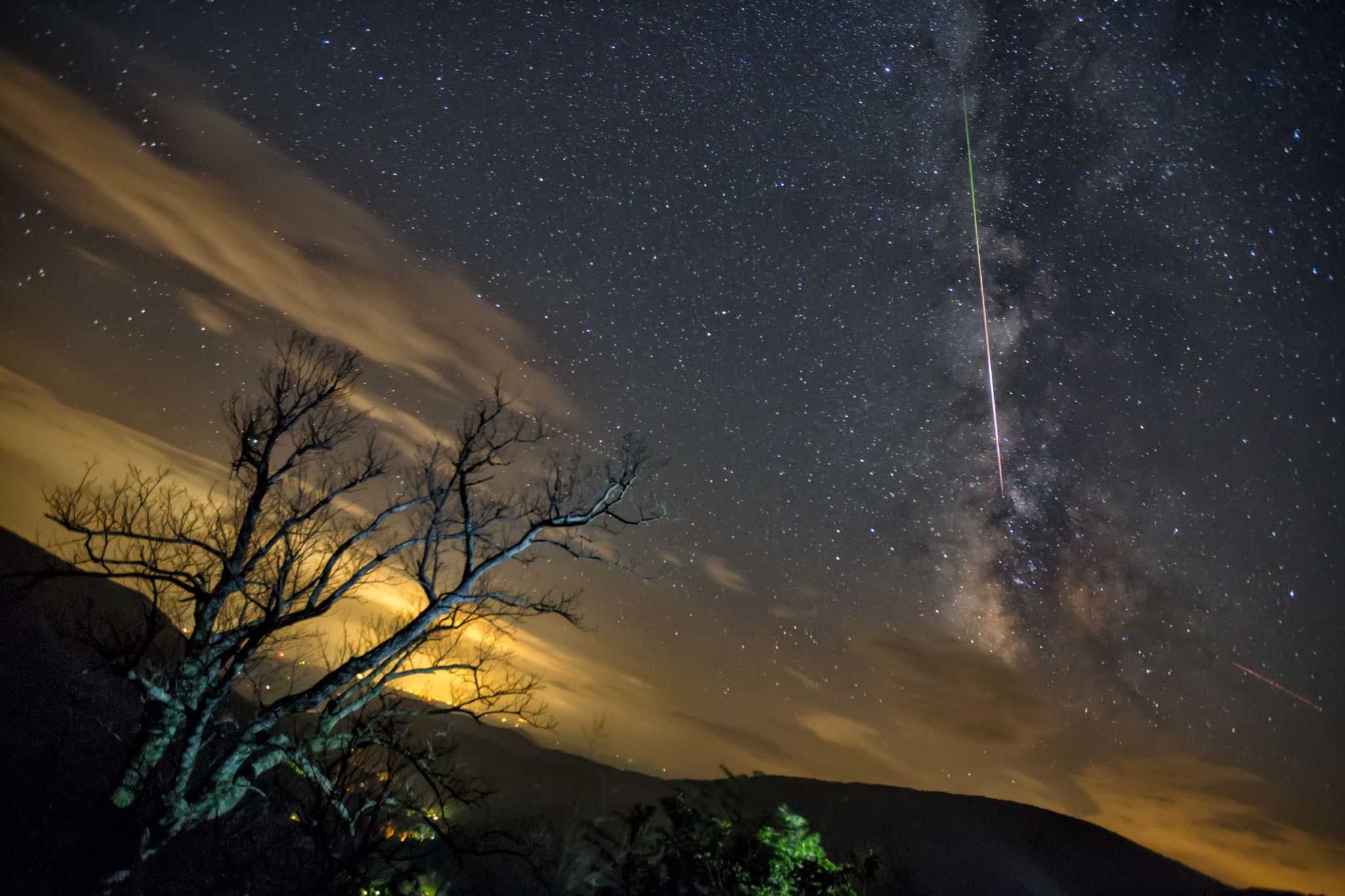 Timelapse photos, videos show light pollution in the night sky