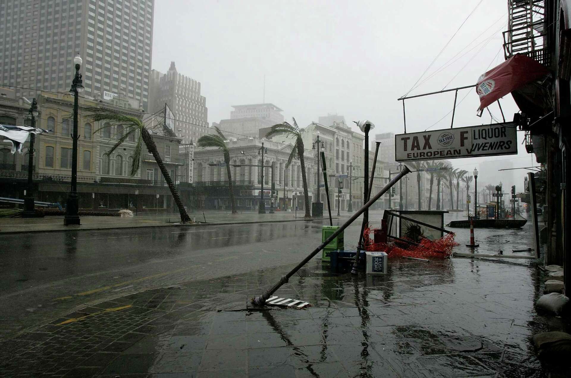 11 hoaxes and myths from Hurricane Katrina, debunked