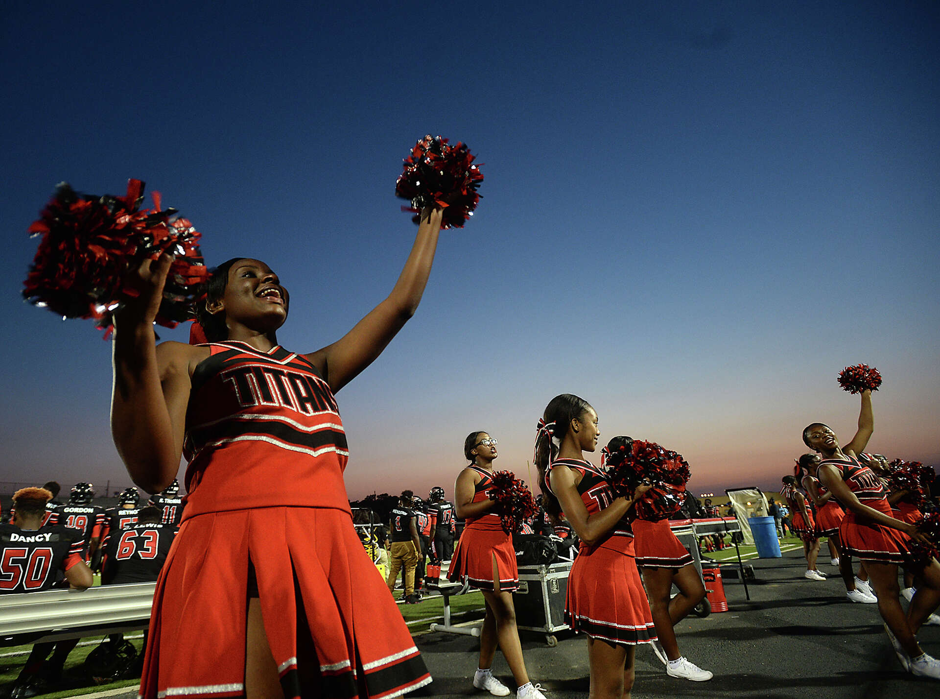 Panthers upset Titans in closing ticks