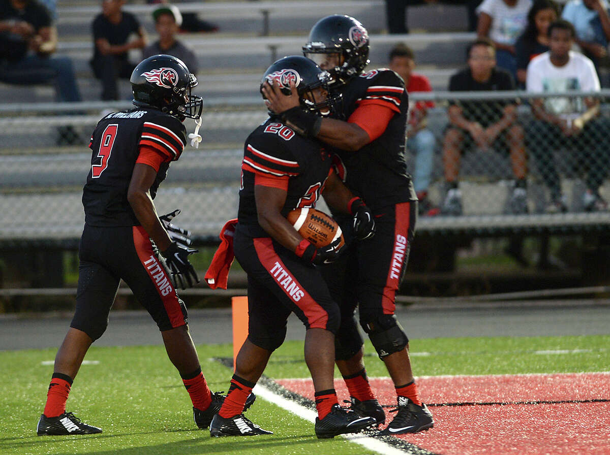 Panthers upset Titans in closing ticks