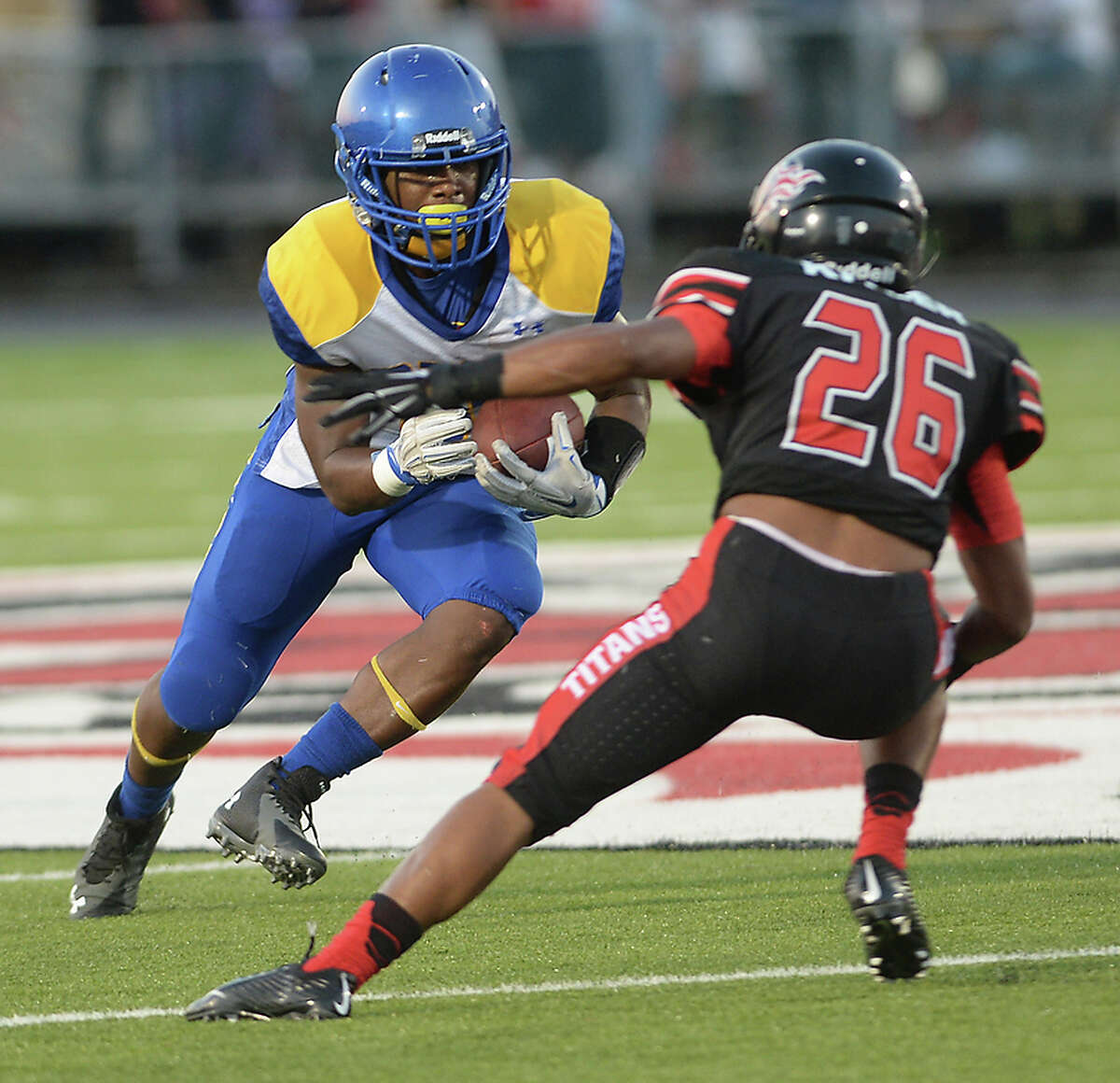 Panthers upset Titans in closing ticks