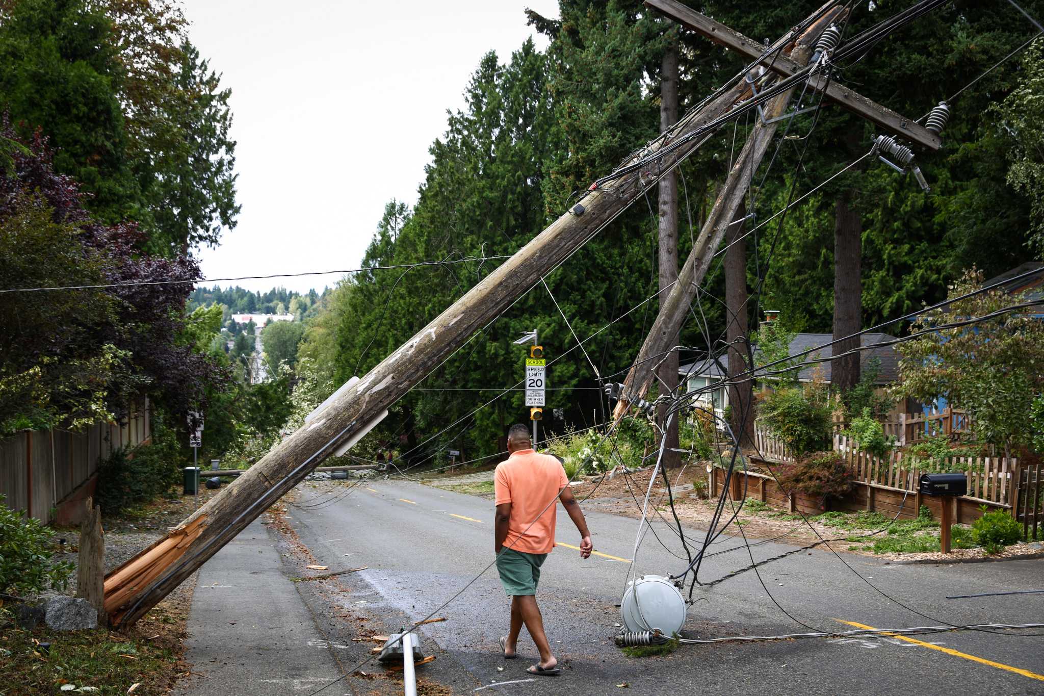 Storm toll: 2 dead, 4 hurt, 450,000 lose power