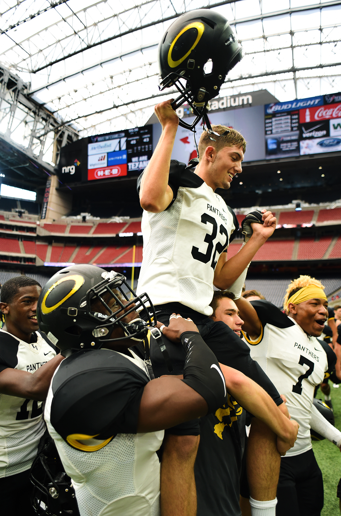 Klein Oak wins another thriller over Langham Creek; Klein Collins rolls
