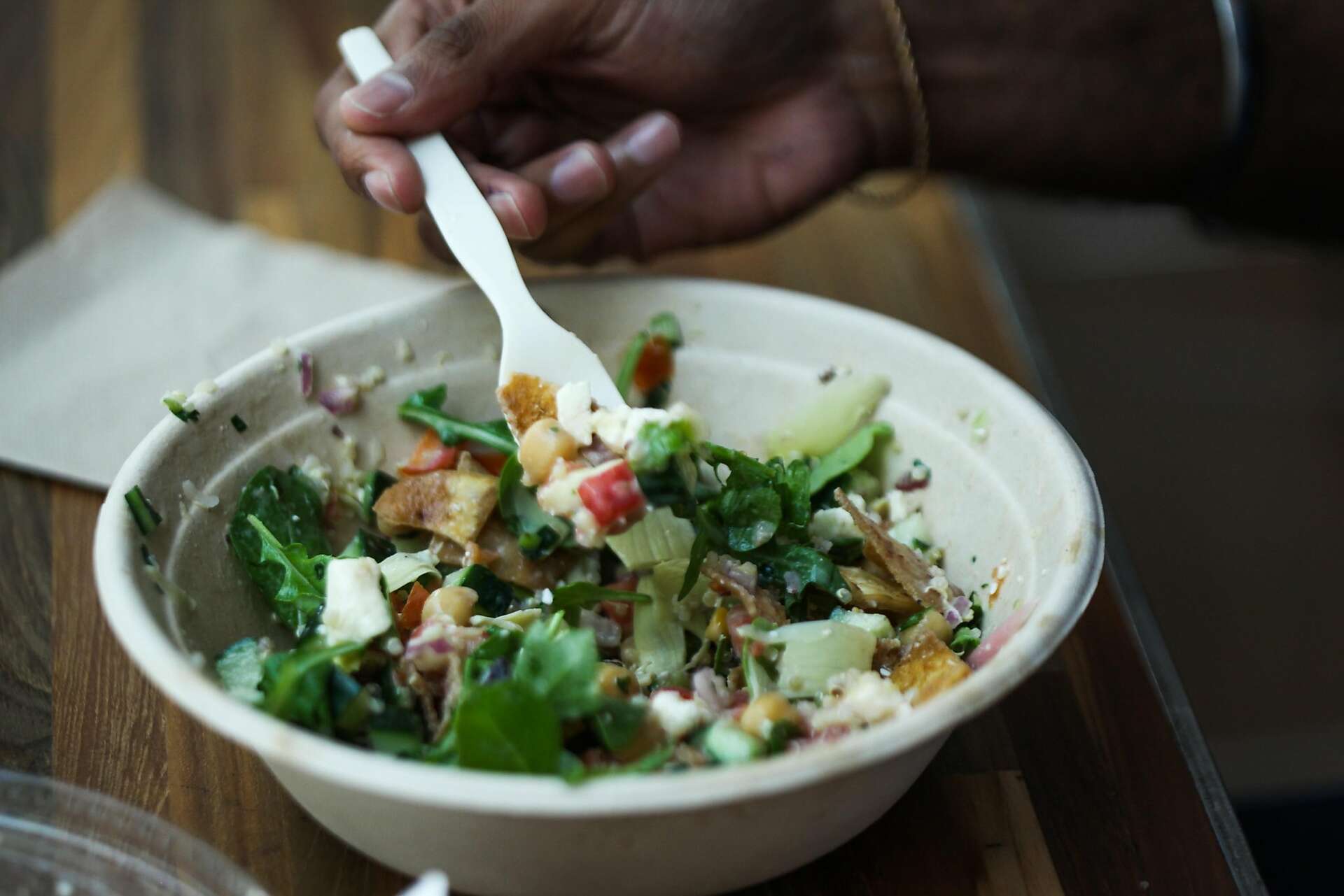 Crowds flock to new S.F. tech-friendly fast-food joint Eatsa