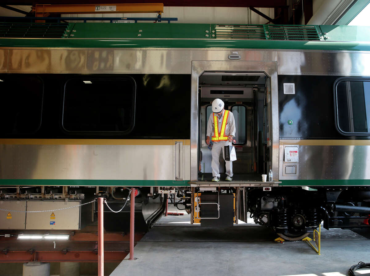 SMART trains en route to North Bay; line to open in 2016