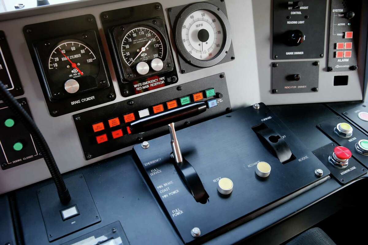 SMART trains en route to North Bay; line to open in 2016