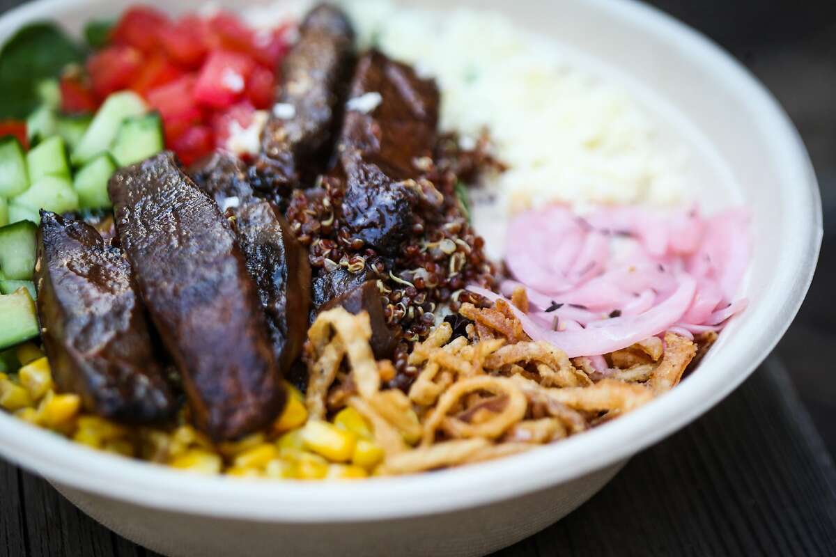 Crowds flock to new S.F. tech-friendly fast-food joint Eatsa