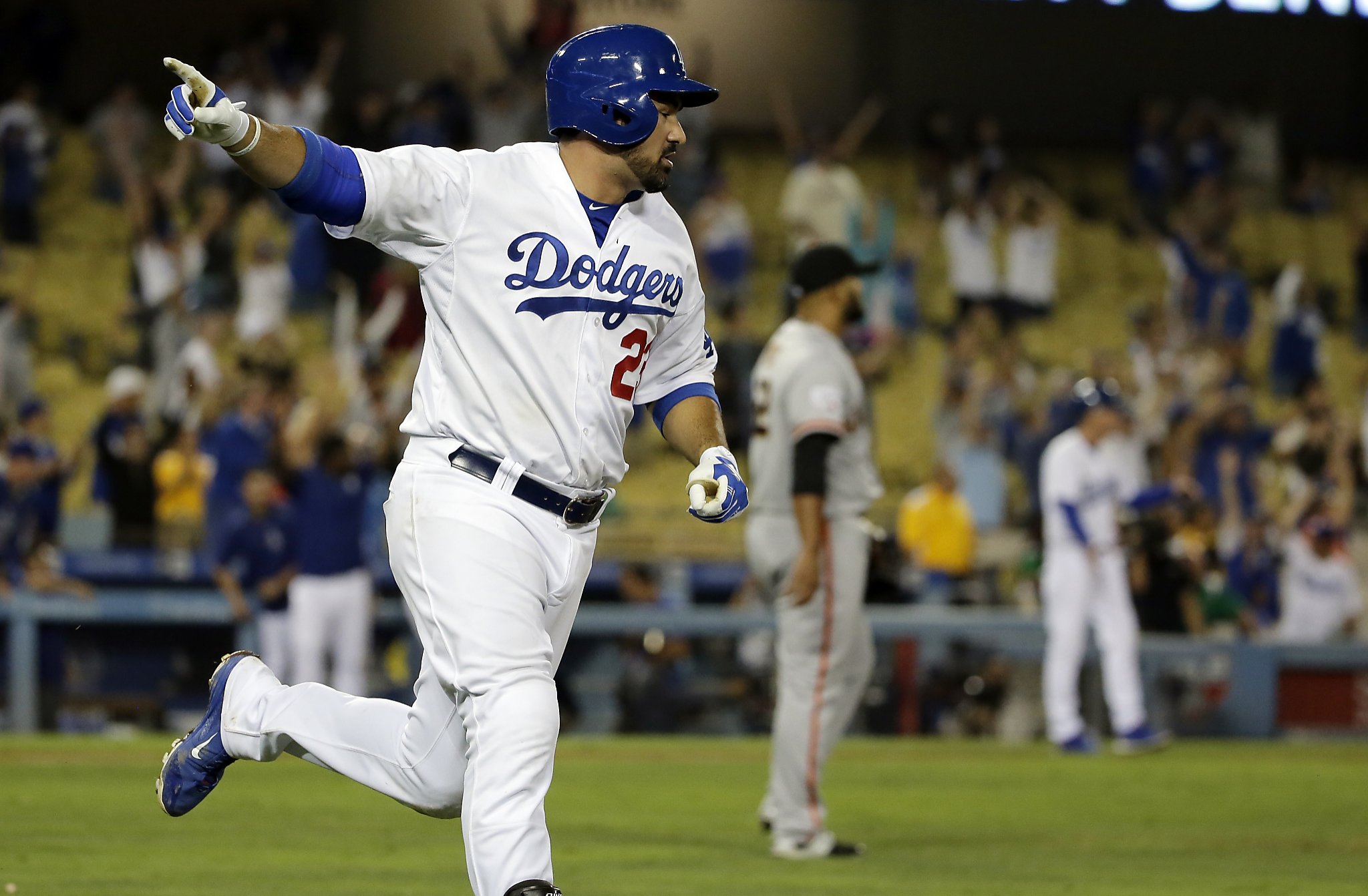 Monday night marathon ends in 14th with a Giants loss