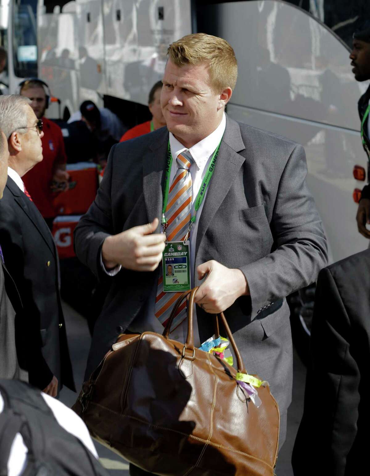 The right guard? 49ers name unheralded Devey starter