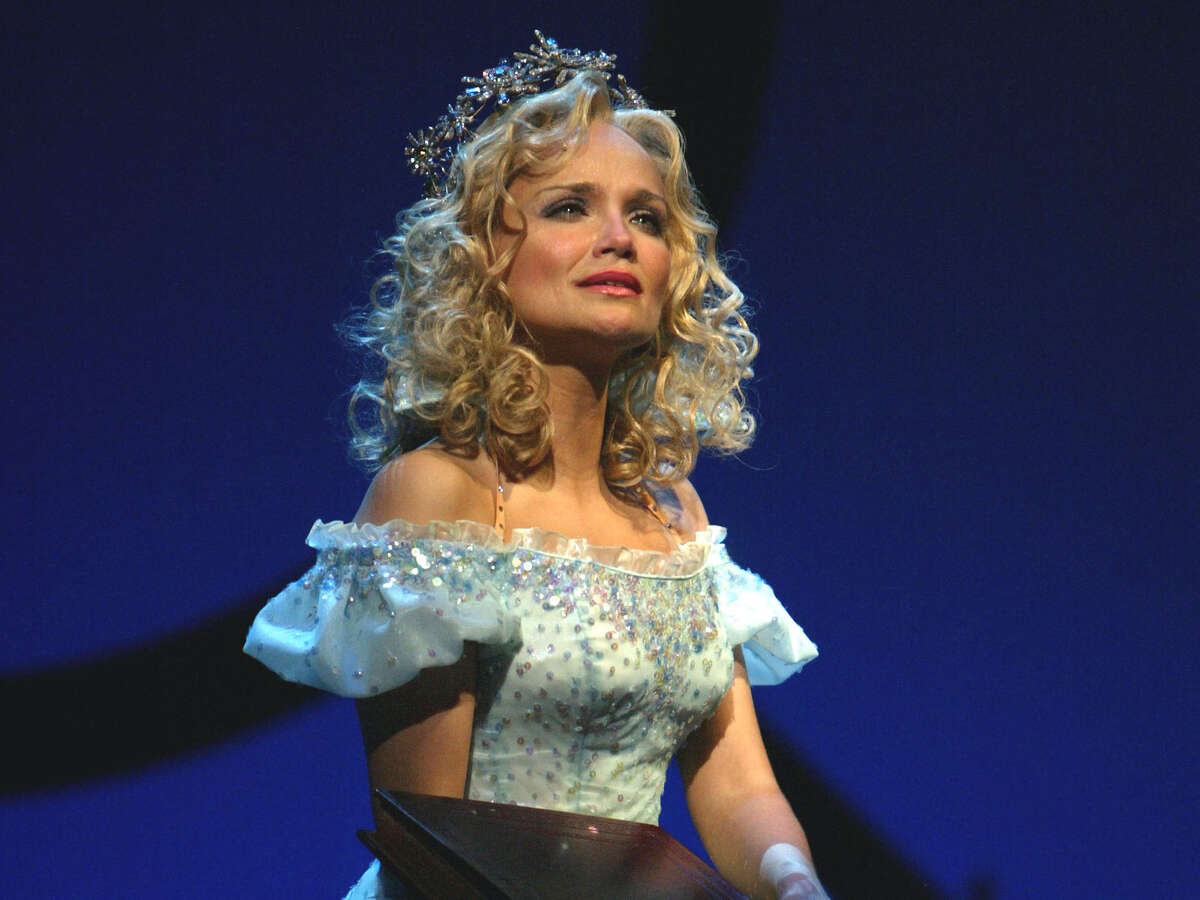 Tanglewood-bound Kristin Chenoweth covers musical ground from Broadway ...