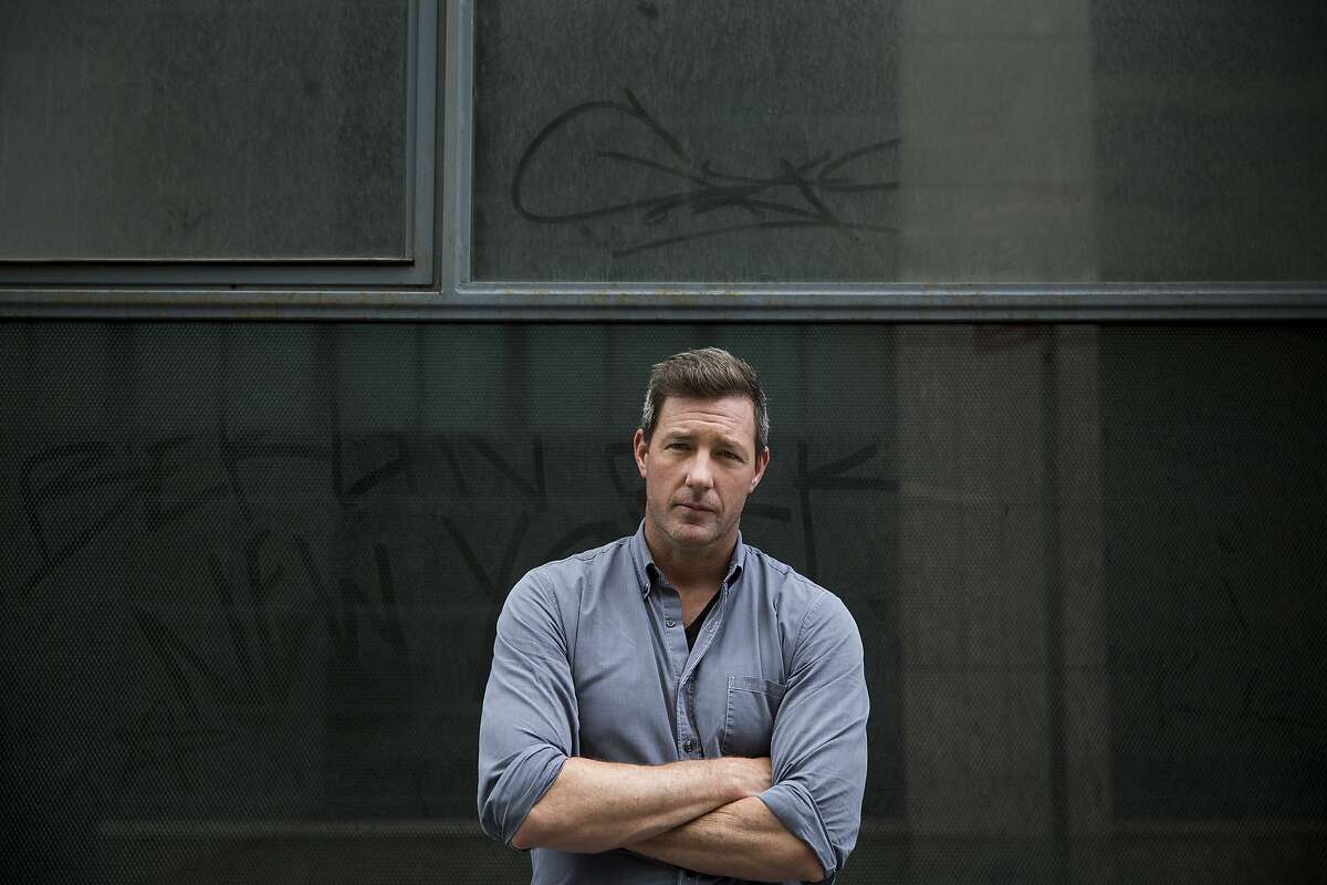 Ed Burns brings indie-film approach to TV