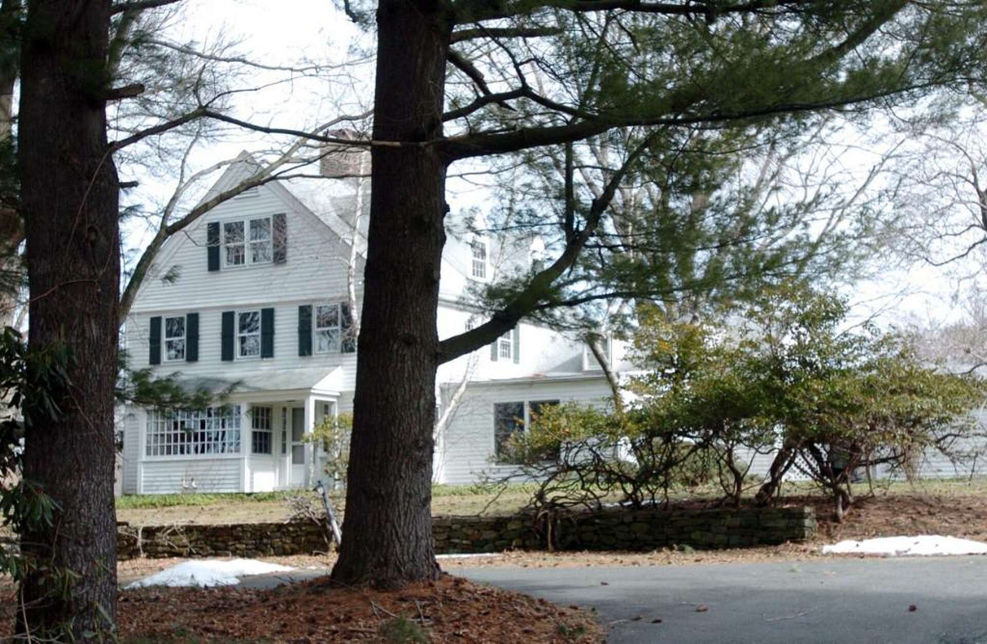 Roxbury a quiet place for famous authors to savor life out of the spotlight