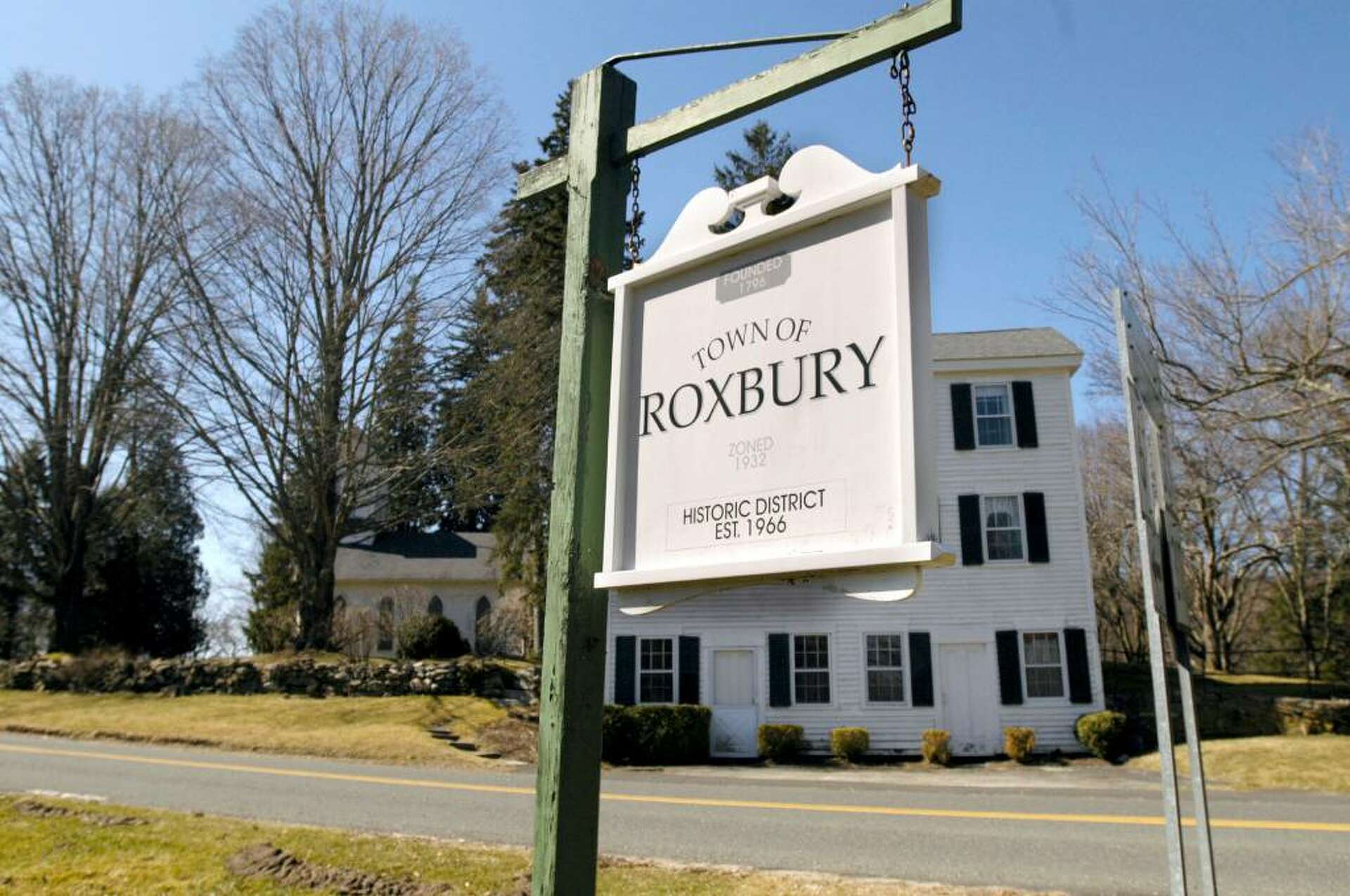 Roxbury a quiet place for famous authors to savor life out of the spotlight