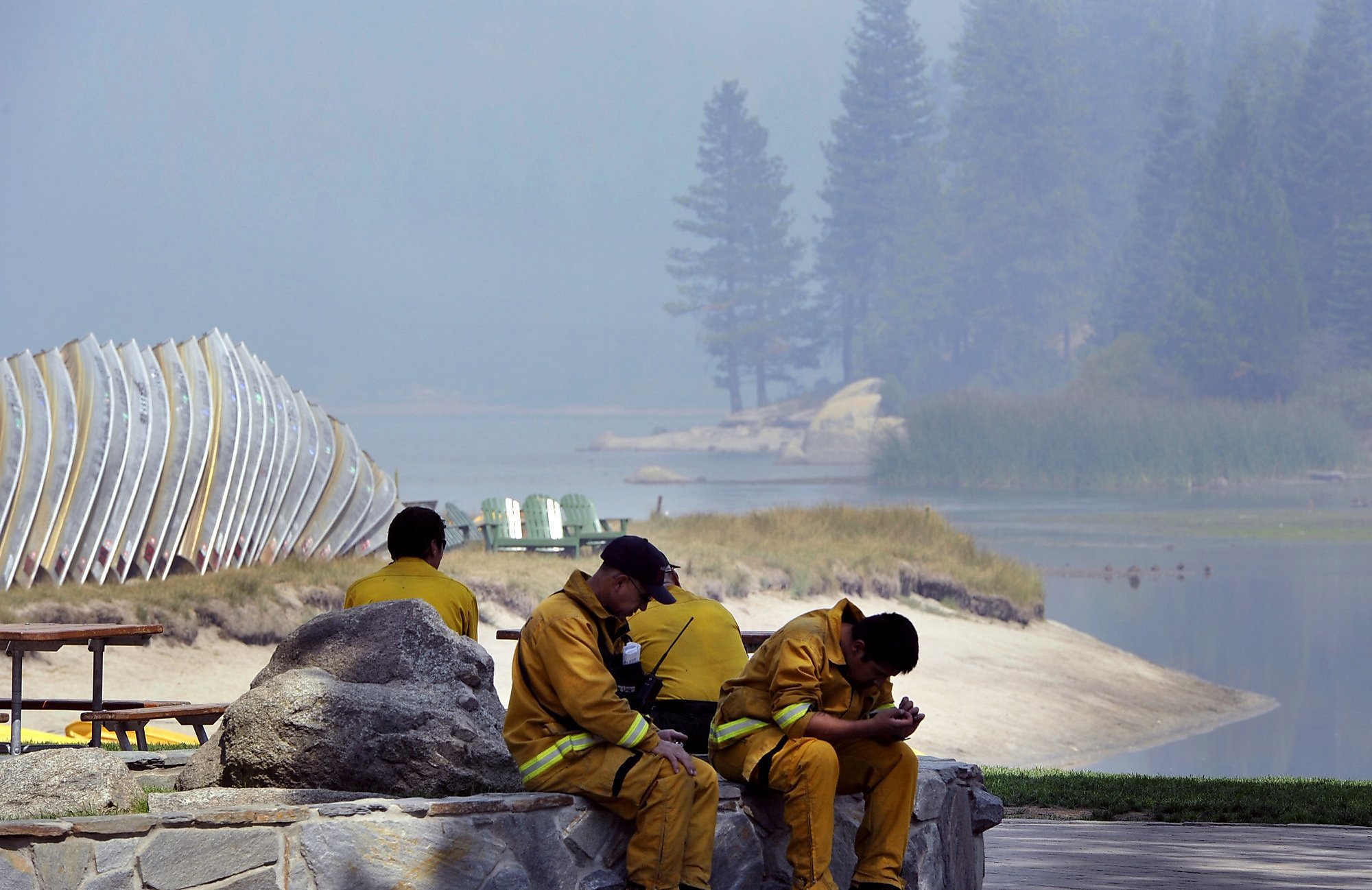 Health warnings issued amid large Sierra wildfire