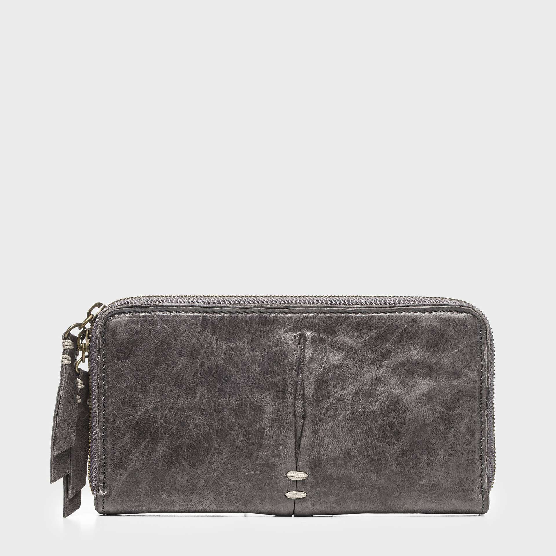 Luxe leather in the bag with Rissetto line