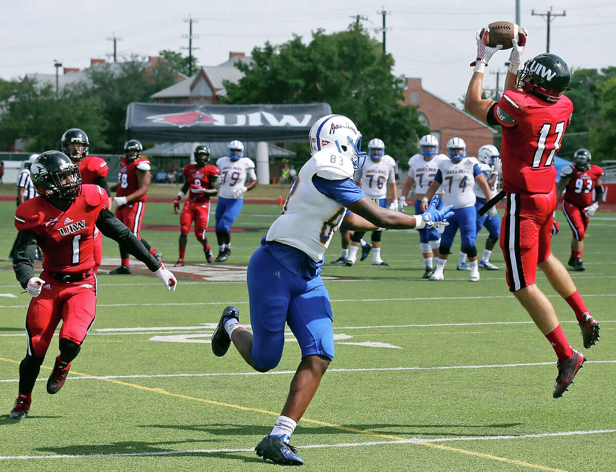 UIW pulls out thrilling victory