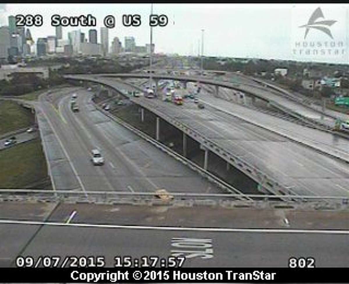Southbound lanes of SH 288 shutdown at Southwest Freeway due to vehicle ...