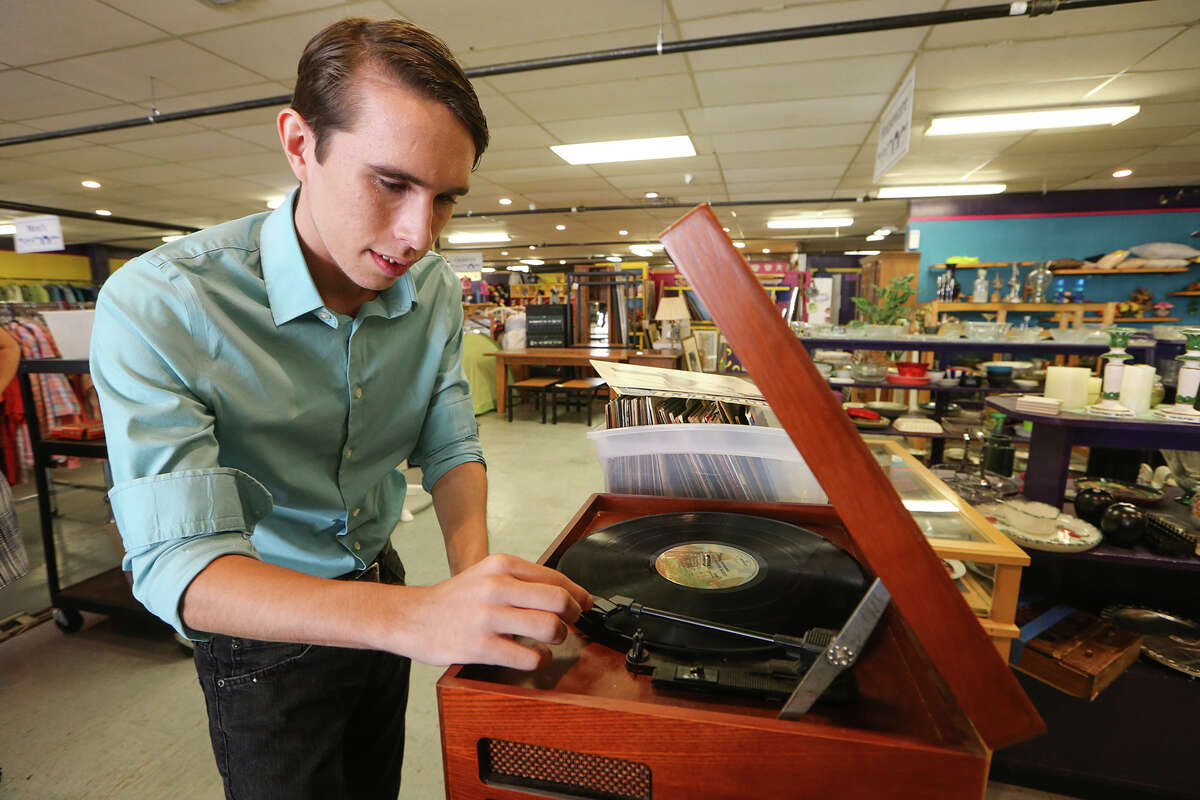 Young crooner appreciates old records