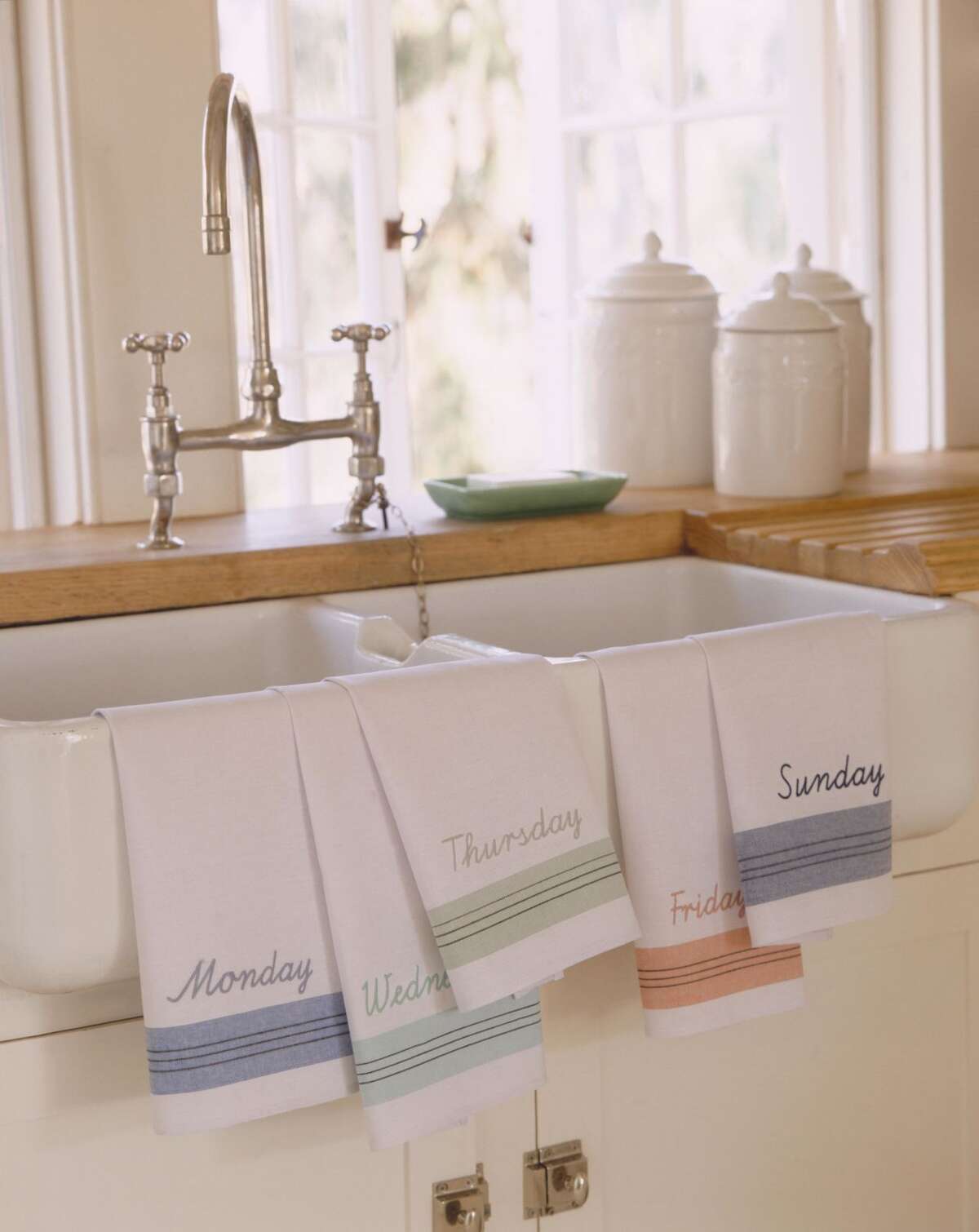 10 Things people with tidy kitchens do every day