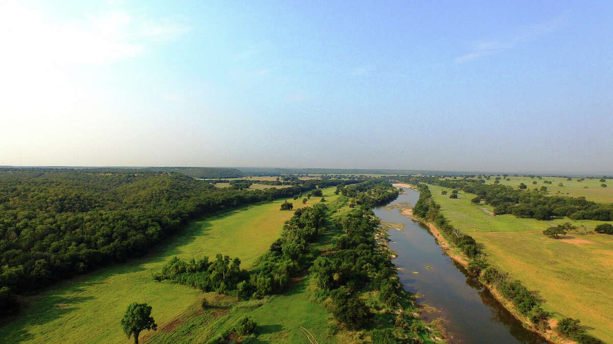 Wal-Mart family's 1,460-acre Rocking W. Ranch near Fort Worth sold to ...