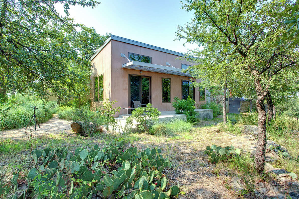 Wal-Mart family's 1,460-acre Rocking W. Ranch near Fort Worth sold to ...