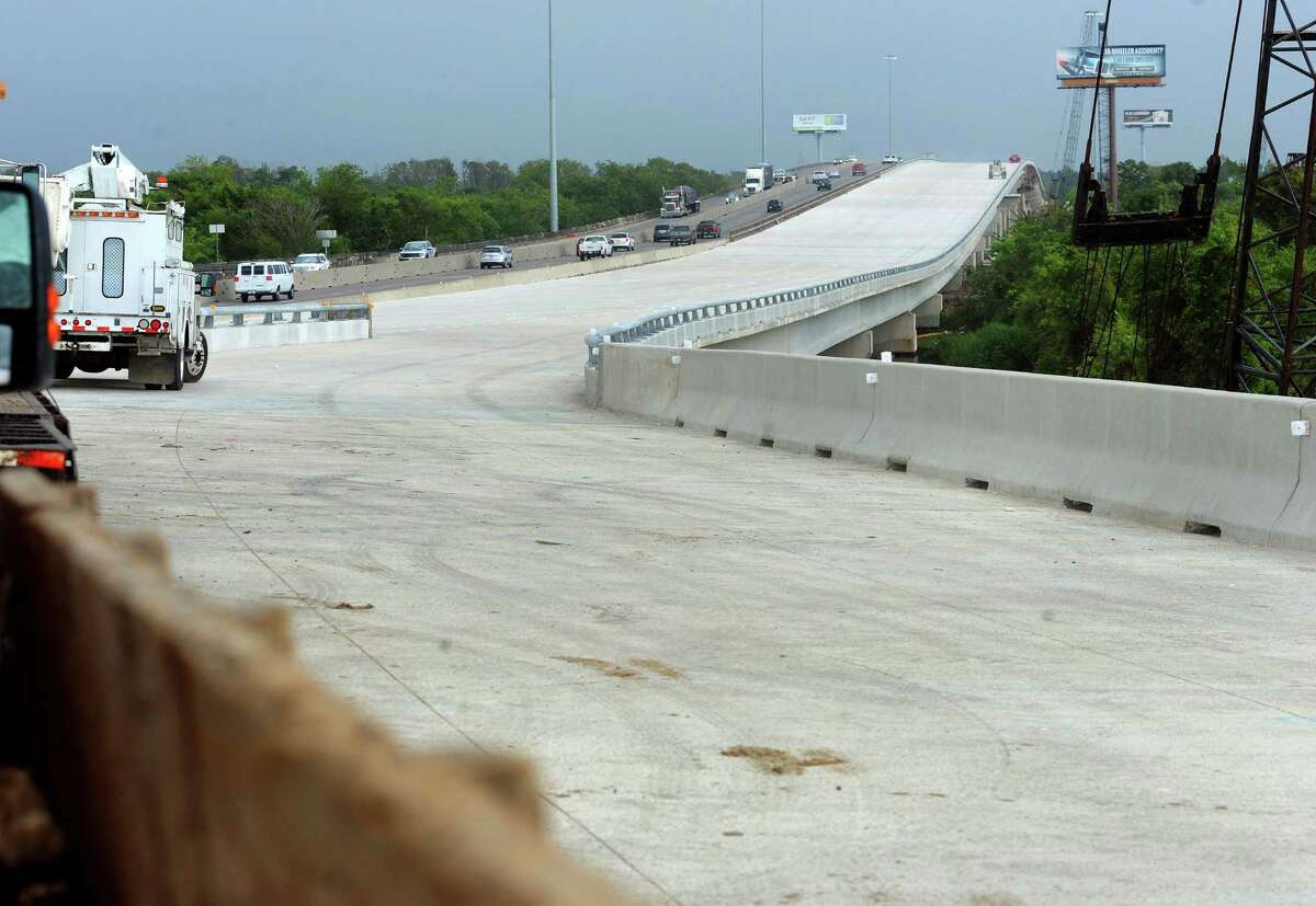 Traffic anticipated ahead of Purple Heart Bridge lane switchover