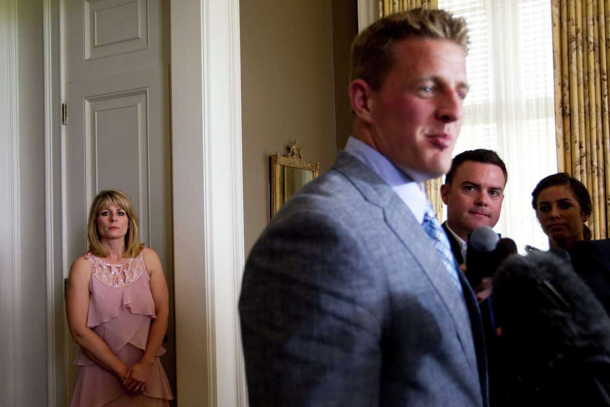 J.J. Watt foundation helps kids dream big, work hard