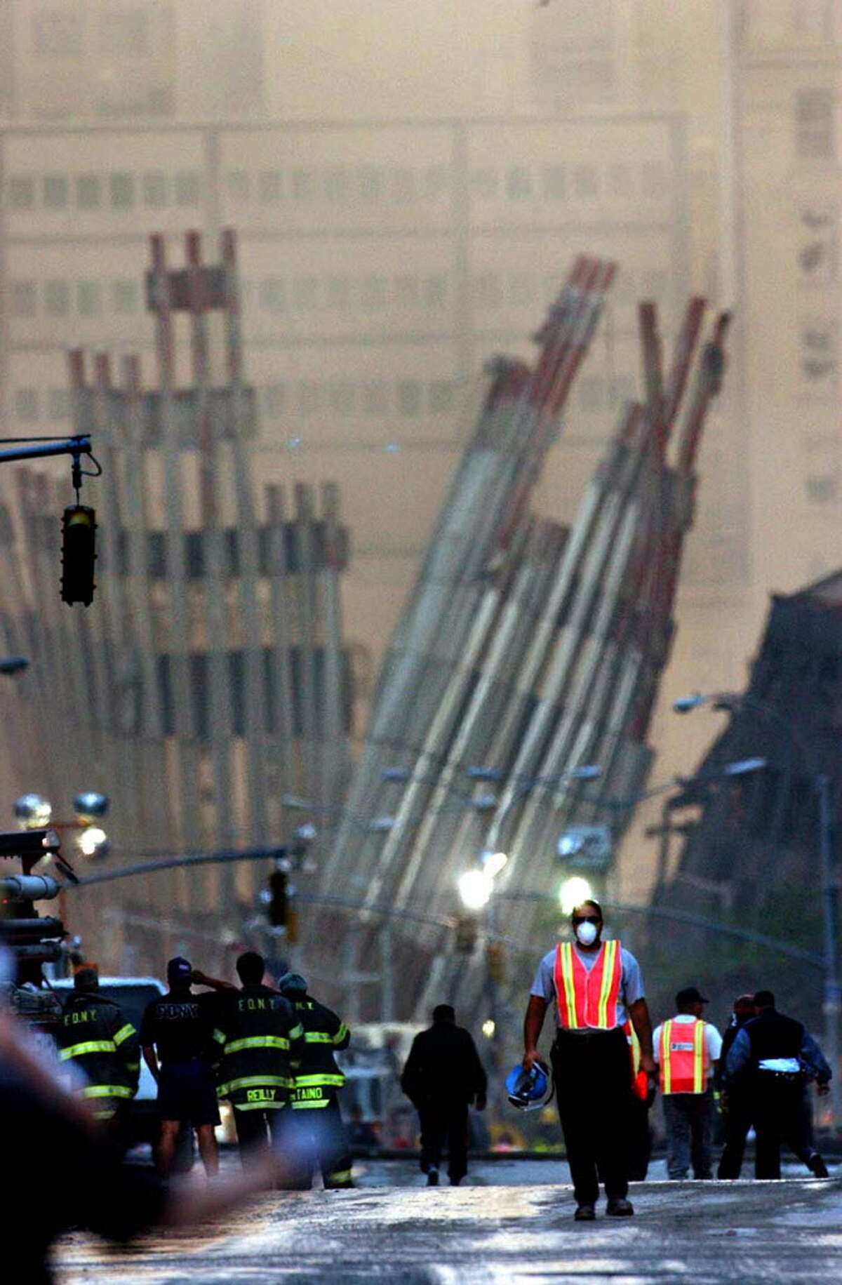 Grondahl The Immediate Images And Impact Of 9 11 Never Fade