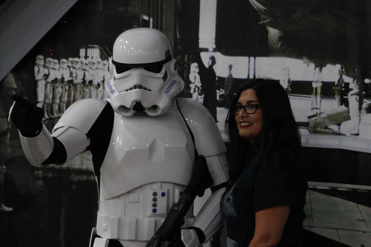 Photographer snaps photo of ‘Han Cholo,’ ‘Loca Leia’ in ‘Star Wars ...