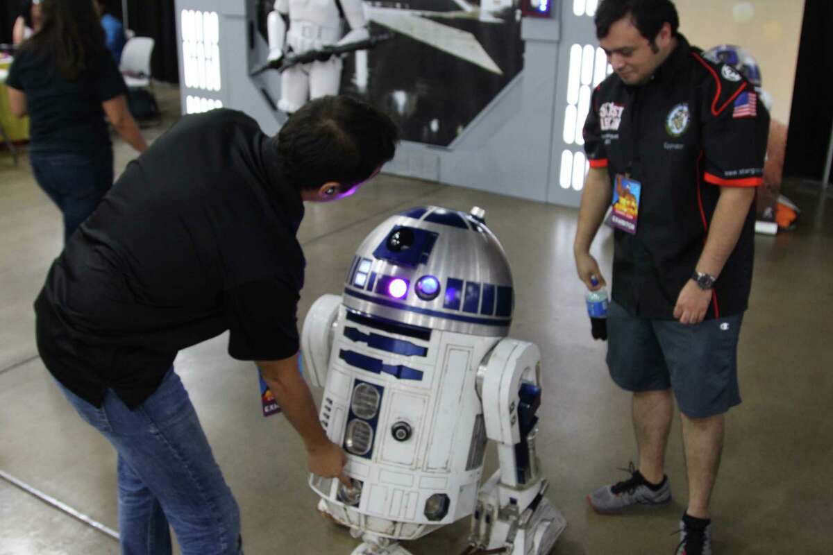 Photographer snaps photo of ‘Han Cholo,’ ‘Loca Leia’ in ‘Star Wars ...