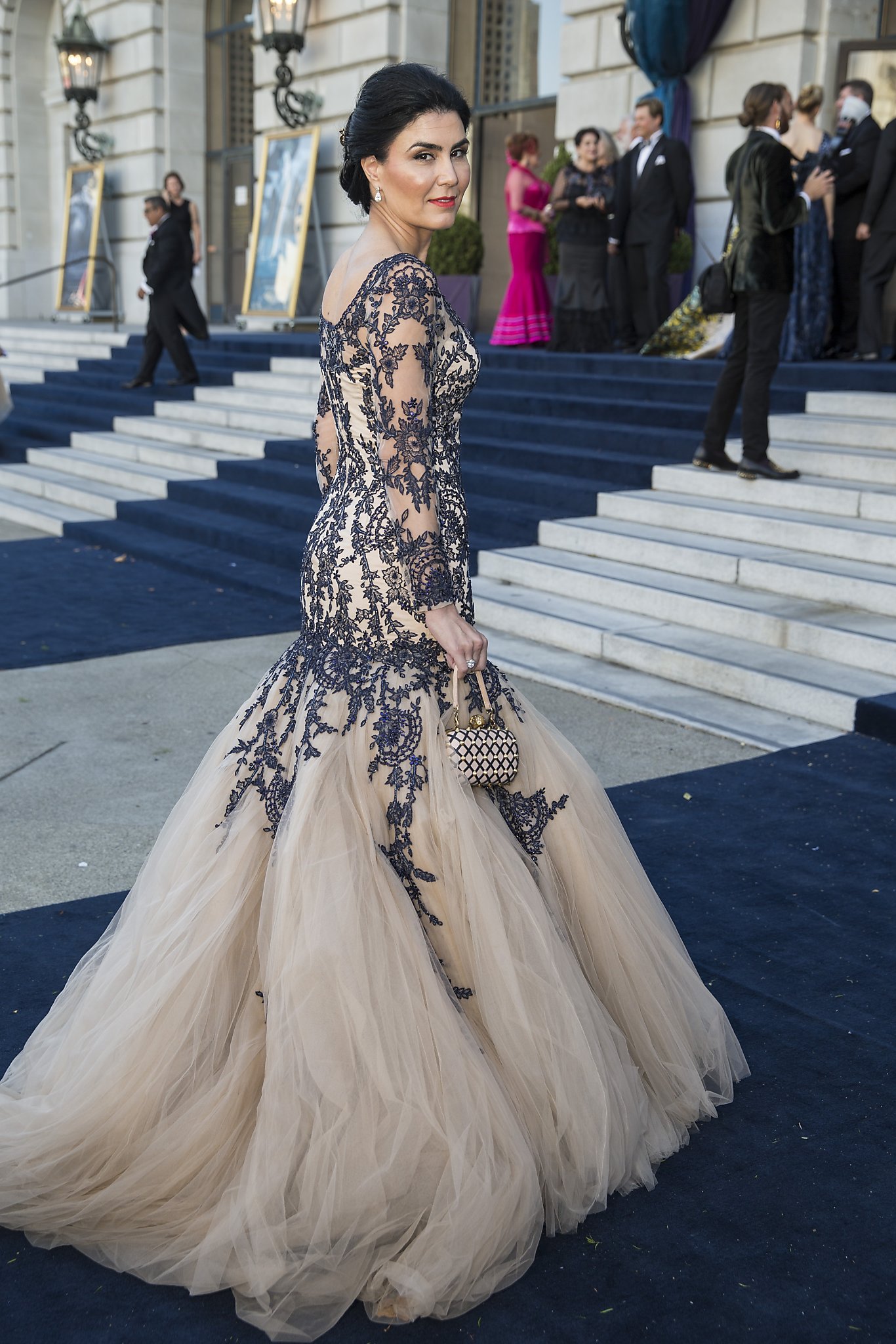 5 eye-catching gowns at the Opera Ball
