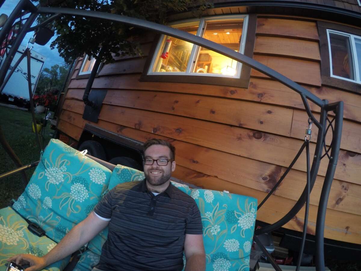 Bay Area couple finds affordable living with 162-square-foot tiny house
