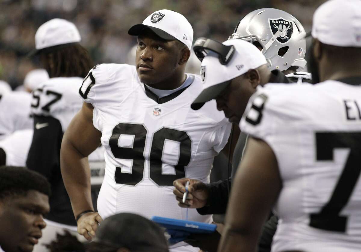 Tackles Dan Williams, Justin Ellis anchor Raiders’ defense
