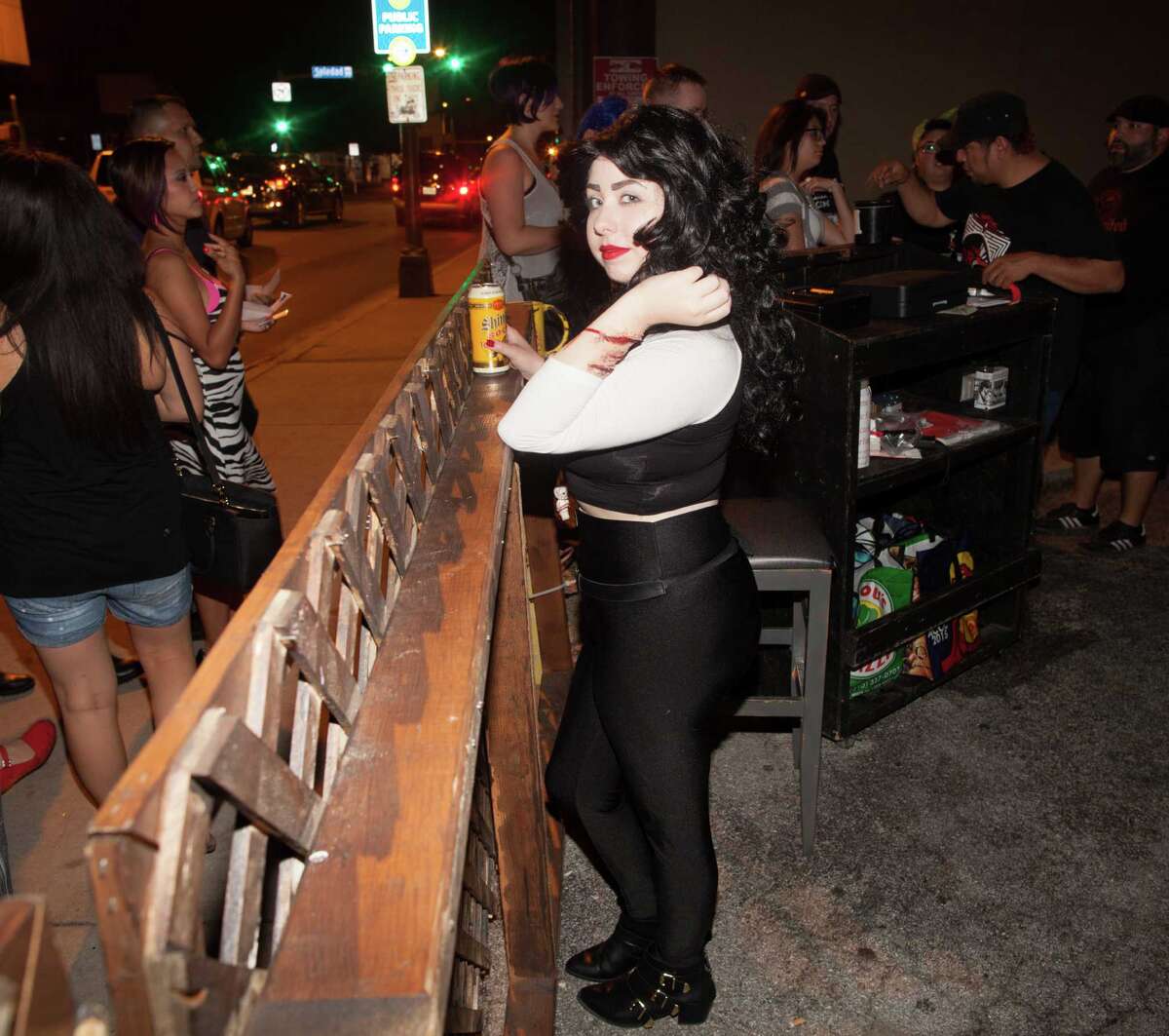 Photographer snaps photo of ‘Han Cholo,’ ‘Loca Leia’ in ‘Star Wars ...
