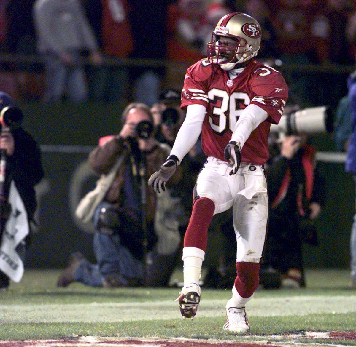 49ers-Rams tickets reselling for the price of two stadium pretzels