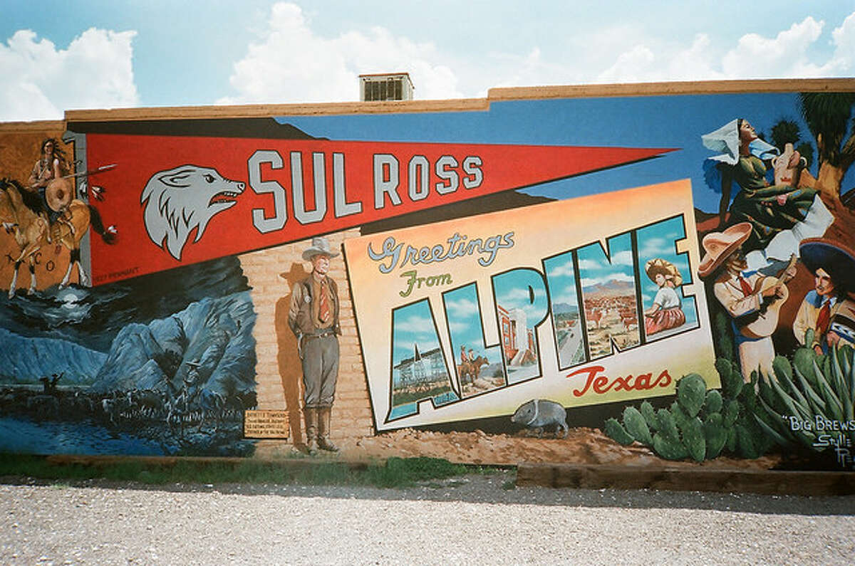 29 awesome murals in small Texas towns