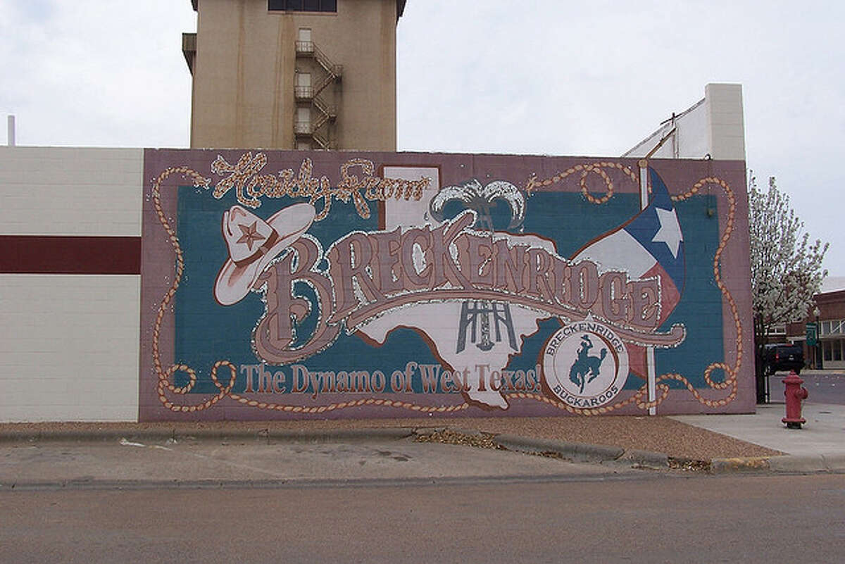 29 awesome murals in small Texas towns