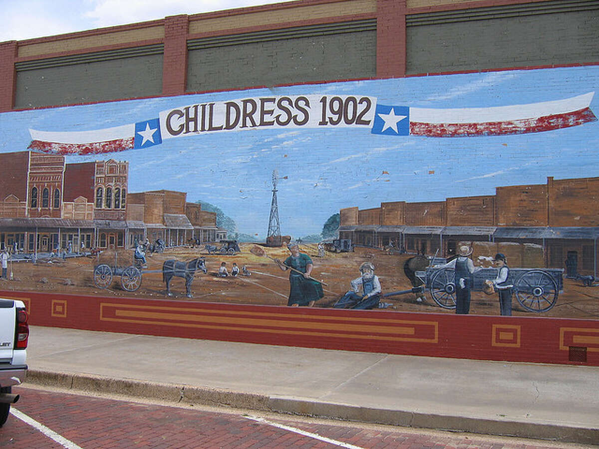 29 awesome murals in small Texas towns