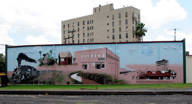 29 awesome murals in small Texas towns