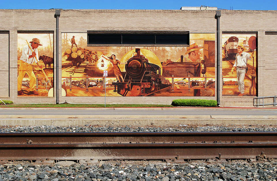 29 awesome murals in small Texas towns