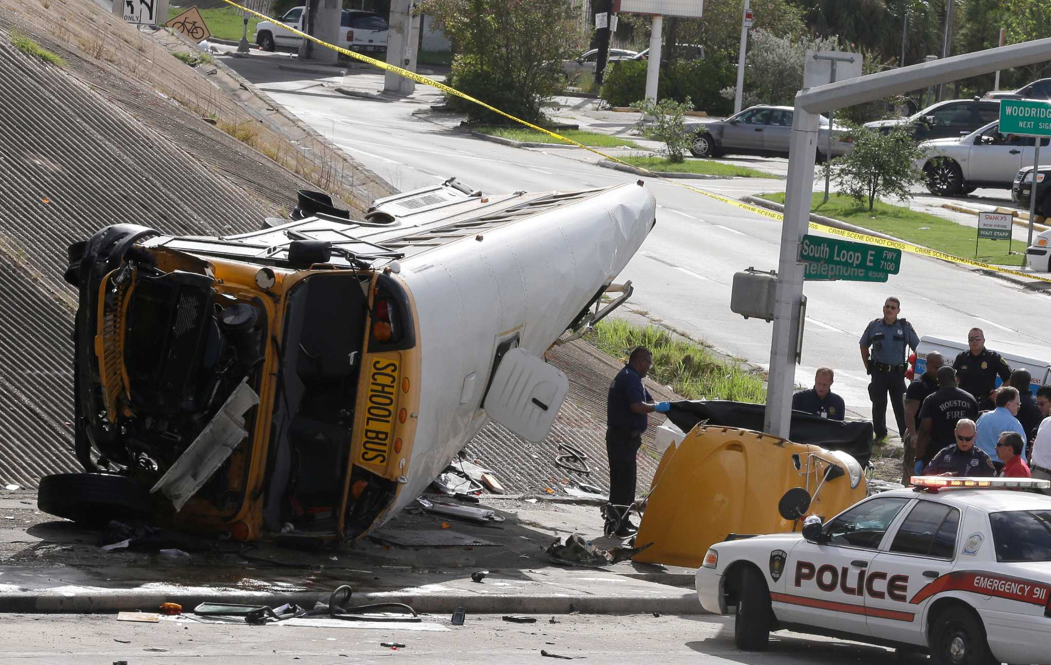 2 die in school bus plunge
