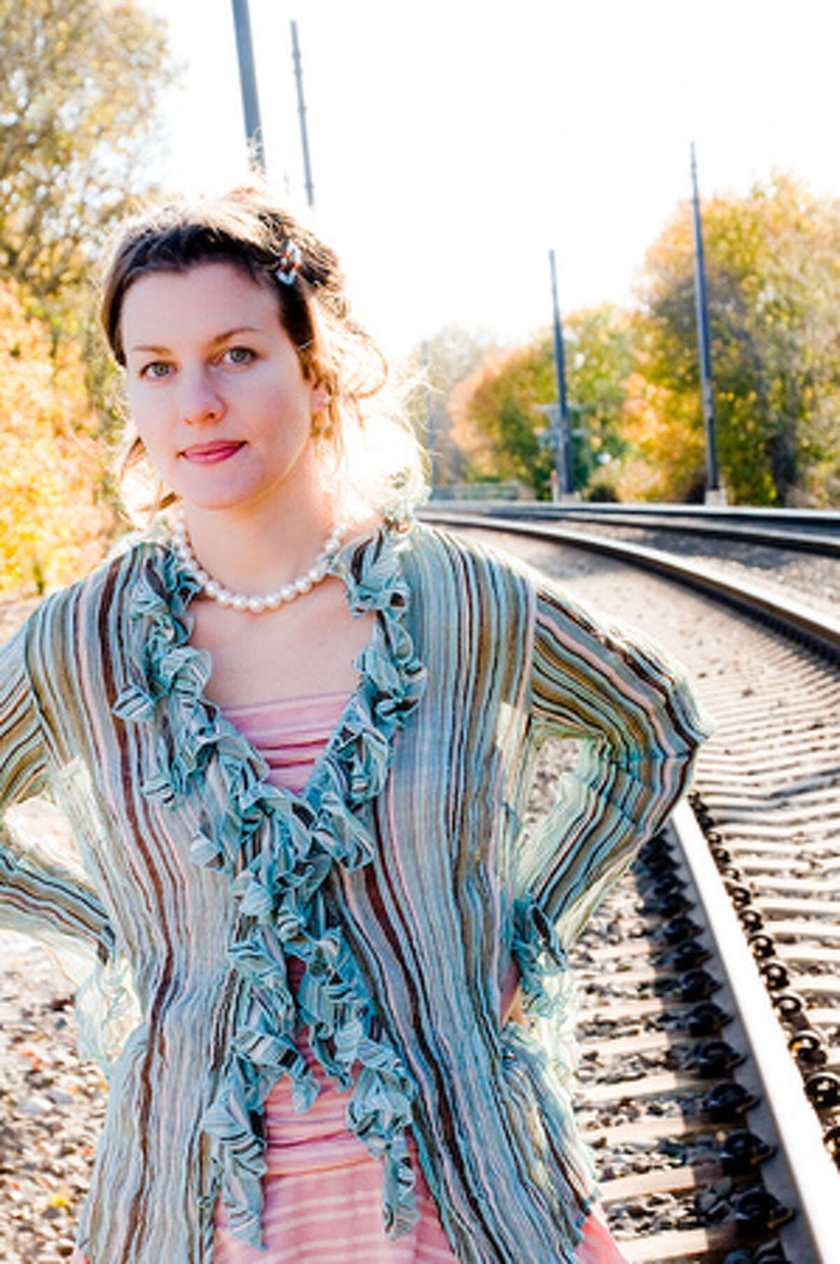 Antje Duvekot at The Linda