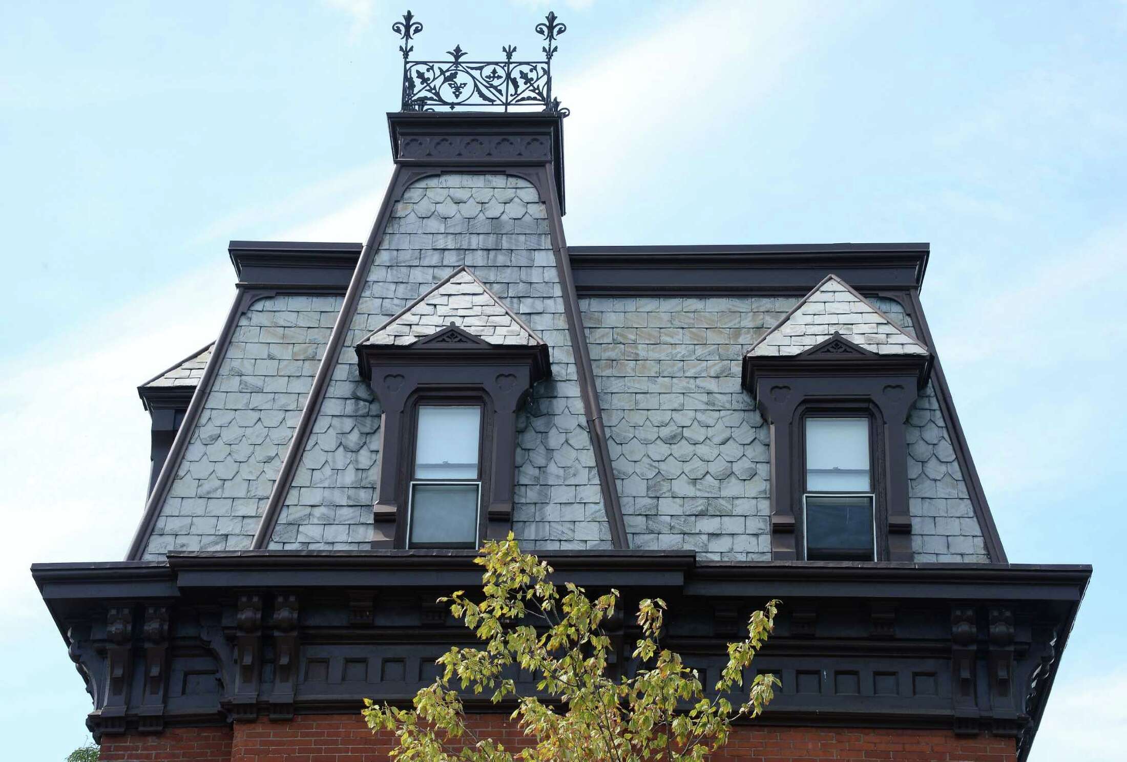 Mansard roof helps define Second Empire architecture