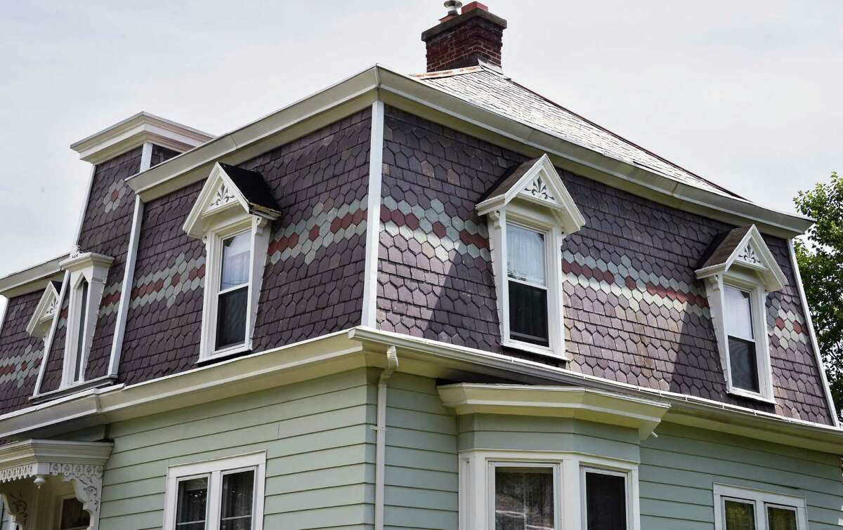 Mansard roof helps define Second Empire architecture