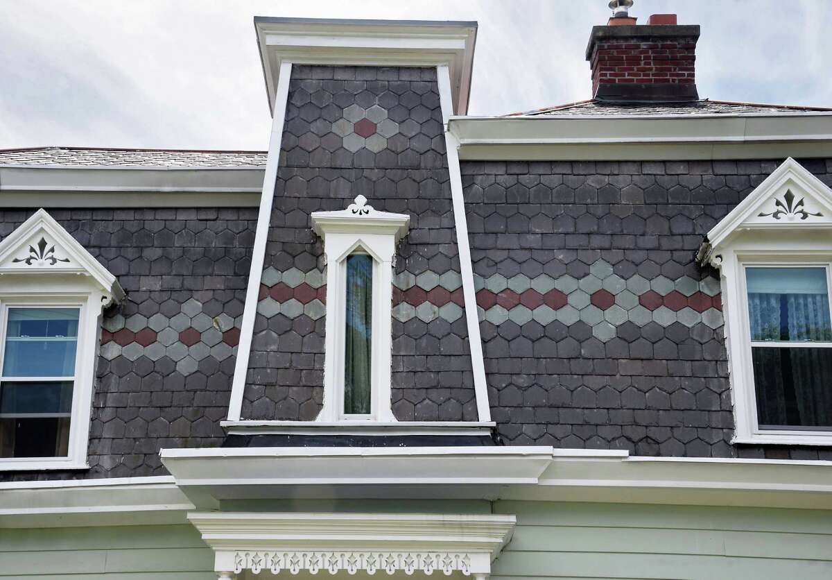 Mansard roof helps define Second Empire architecture