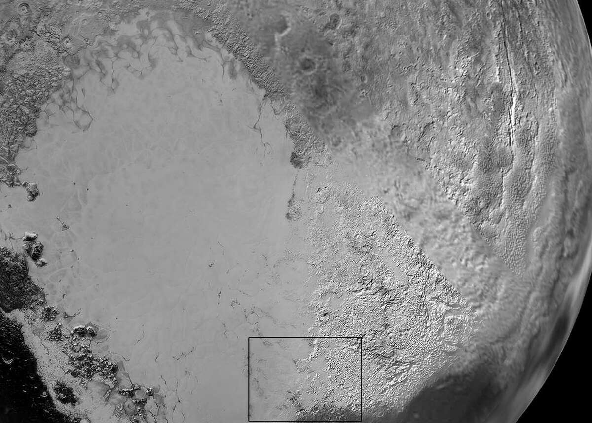 NASA pics show snail-like objects traversing Pluto