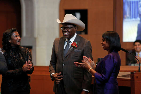 Namibia president arrives in San Antonio seeking to expand trade ...