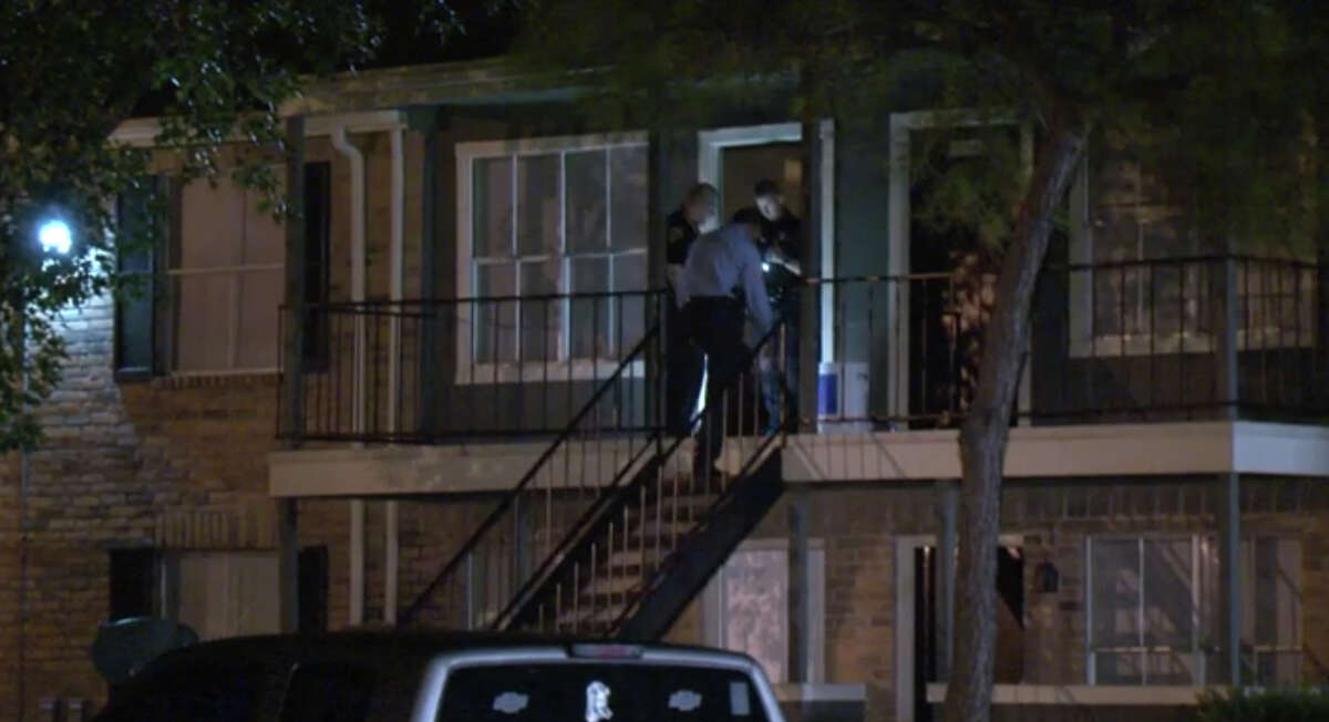 Man killed, woman wounded in shooting in SW Houston apartment Man killed, woman wounded in shooting in SW Houston apartment