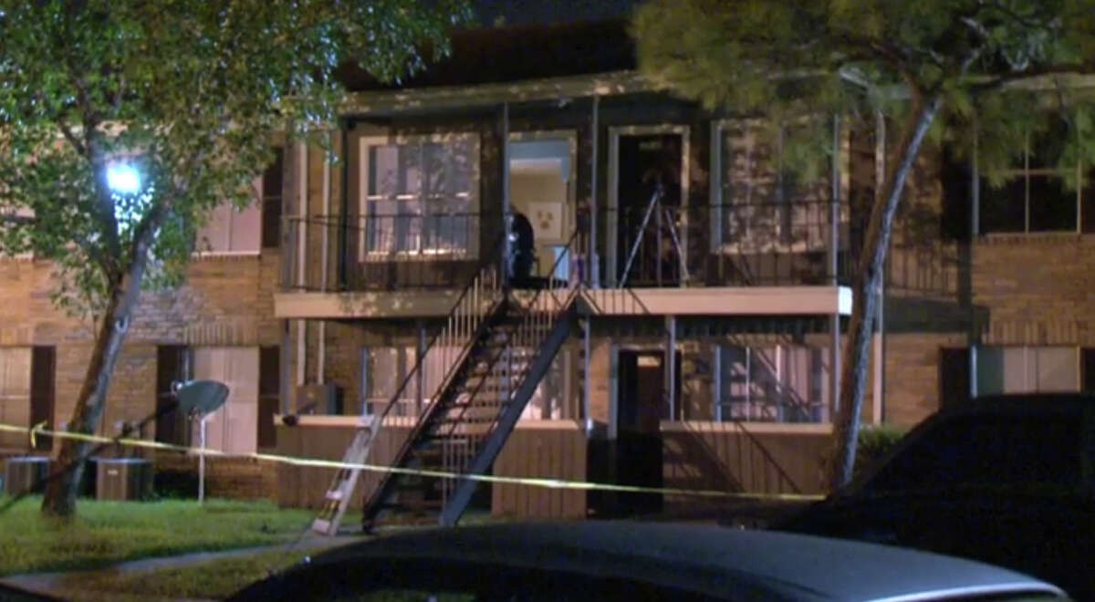 Man killed, woman wounded in shooting in SW Houston apartment Man killed, woman wounded in shooting in SW Houston apartment