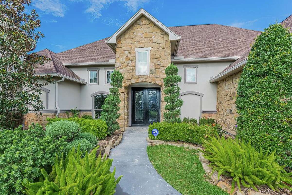 Friendswood home boasts 'Star Trek'-inspired theater